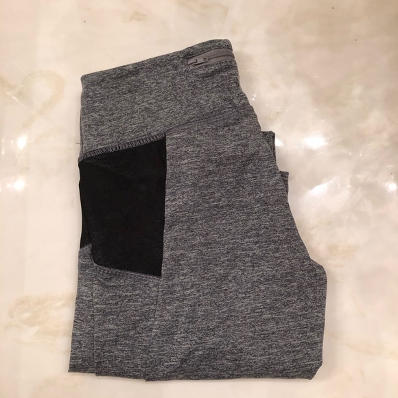 AKIRA | Pants & Jumpsuits | Akira Grey Workout Leggings | Poshmark